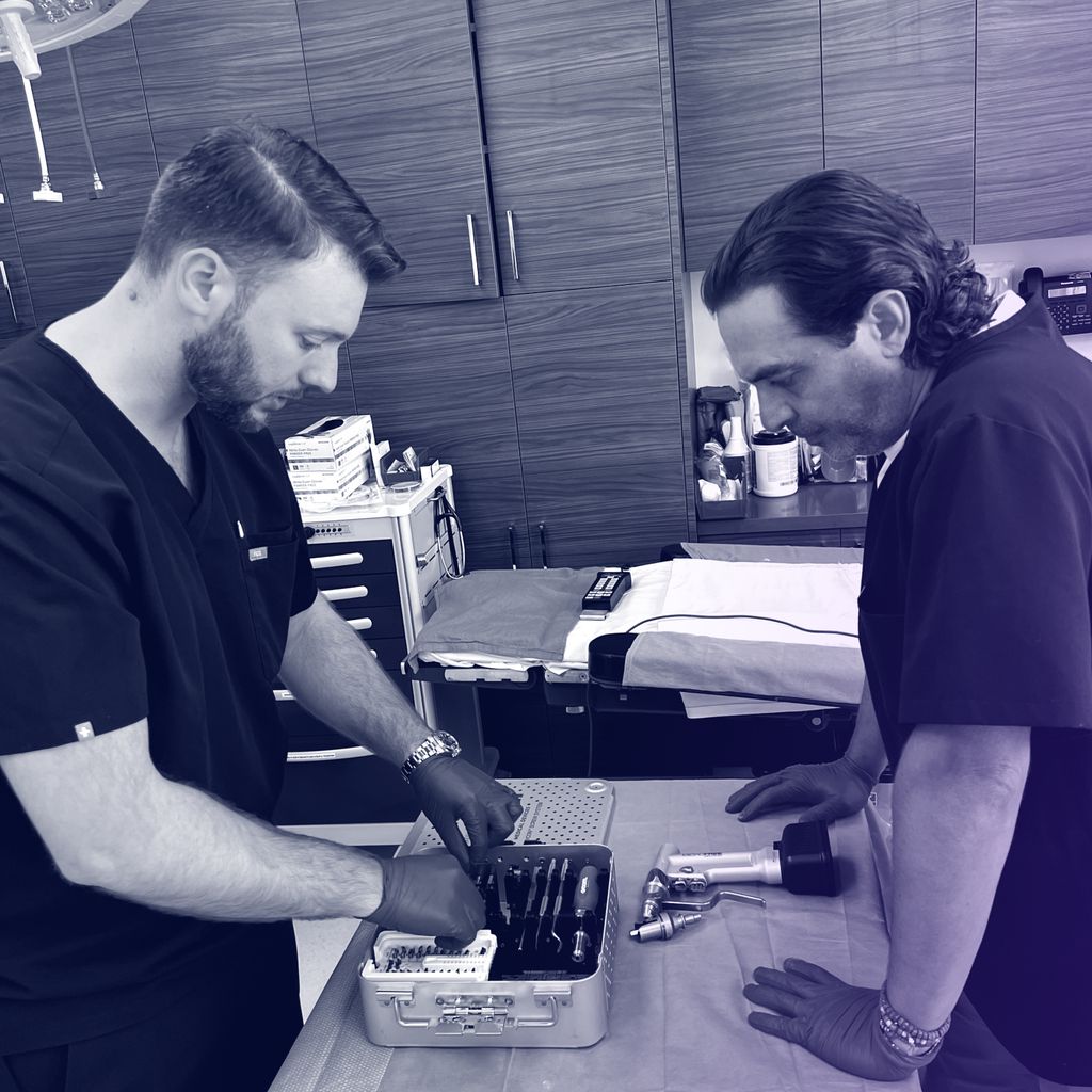 Train With Us | Voom™ Medical Devices Inc. | One-on-One, Surgeon-to ...